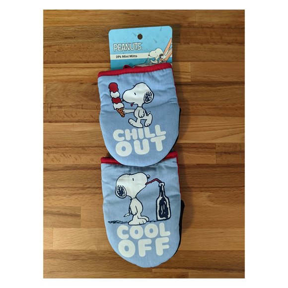Peanuts | Kitchen | Peanuts Snoopy Chill Out 2 Pack Set Oven Mitts ...
